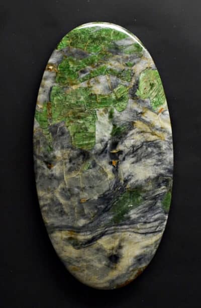 Smaragdite 100.46 ct oval cabochon 58.3 x 30.4 mm y31316 - Gemological ...