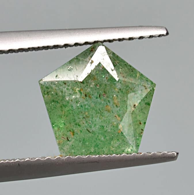 Quartzite with Fuchsite Archives - Gemological Collections